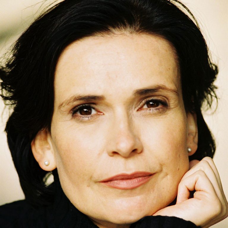 Ulrike Hübschmann spricht das geophon Hörbuch über Lissabon.